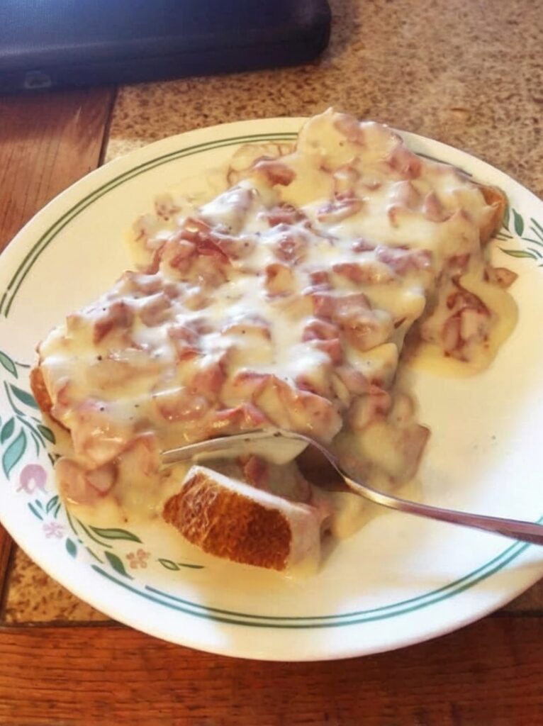 Creamed Chipped Beef on Toast (Old-Fashioned SOS Recipe)